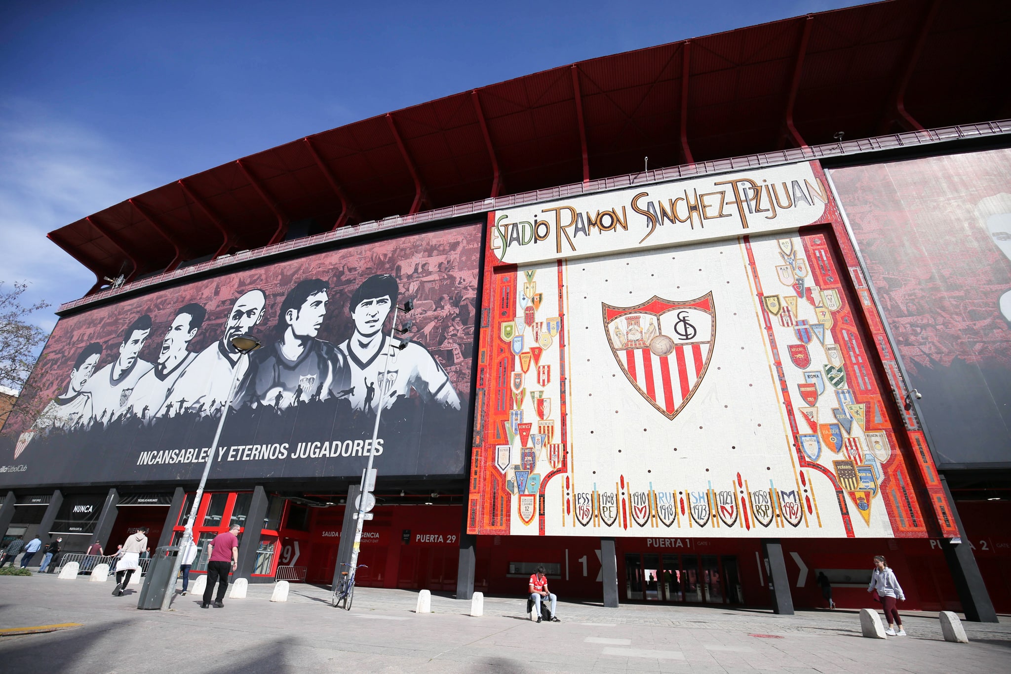 Ramon Sanchez-Pizjuan Stadium (Sevilla FC stadium) | Atmospheric home ...