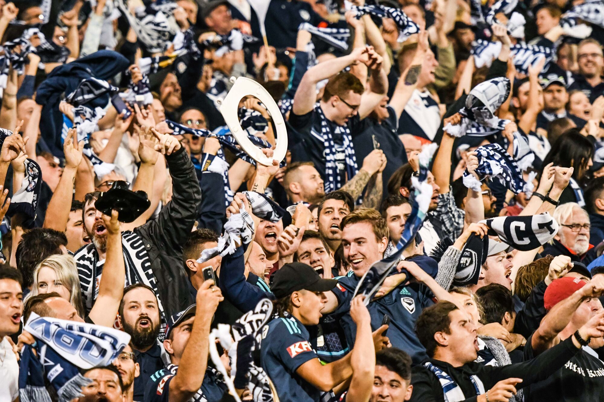 The ten biggest football stadiums in Australia