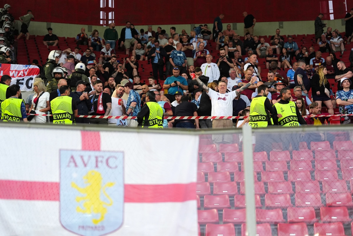 Olympiacos fans show their respect to travelling Aston Villa supporters