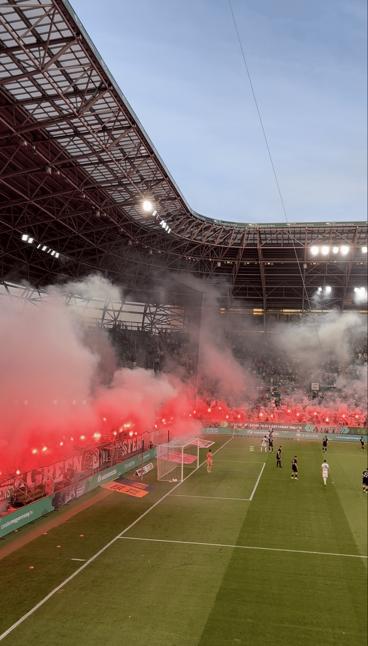 Ferencváros Ultras lead 125th anniversary display against Debrecen