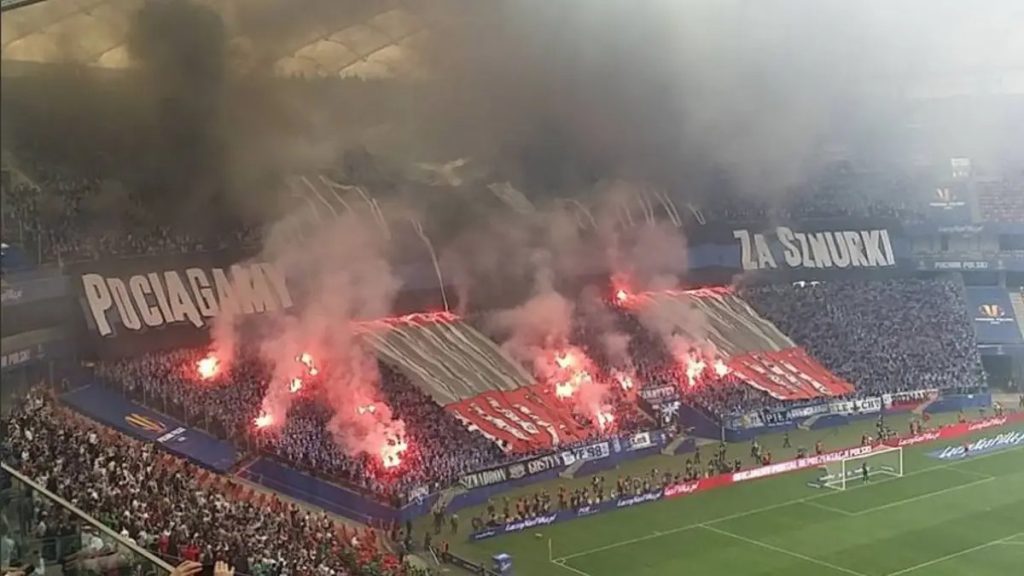 Watch: Intimidating Lech Poznan pyro display in Poland